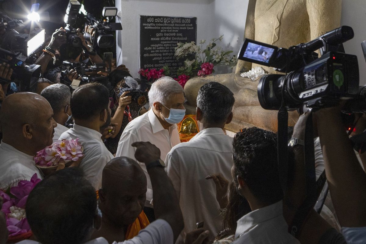 'ඊයේ' ගැන !!! - aithiya