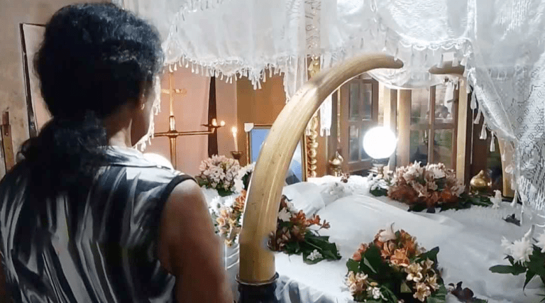 ගුරුවරියන්ගේ පහරදීමෙන් මොළයට රුධිරය වහනය වී 16 හැවිරිදි සිසුවිය මියයයි! - aithiya