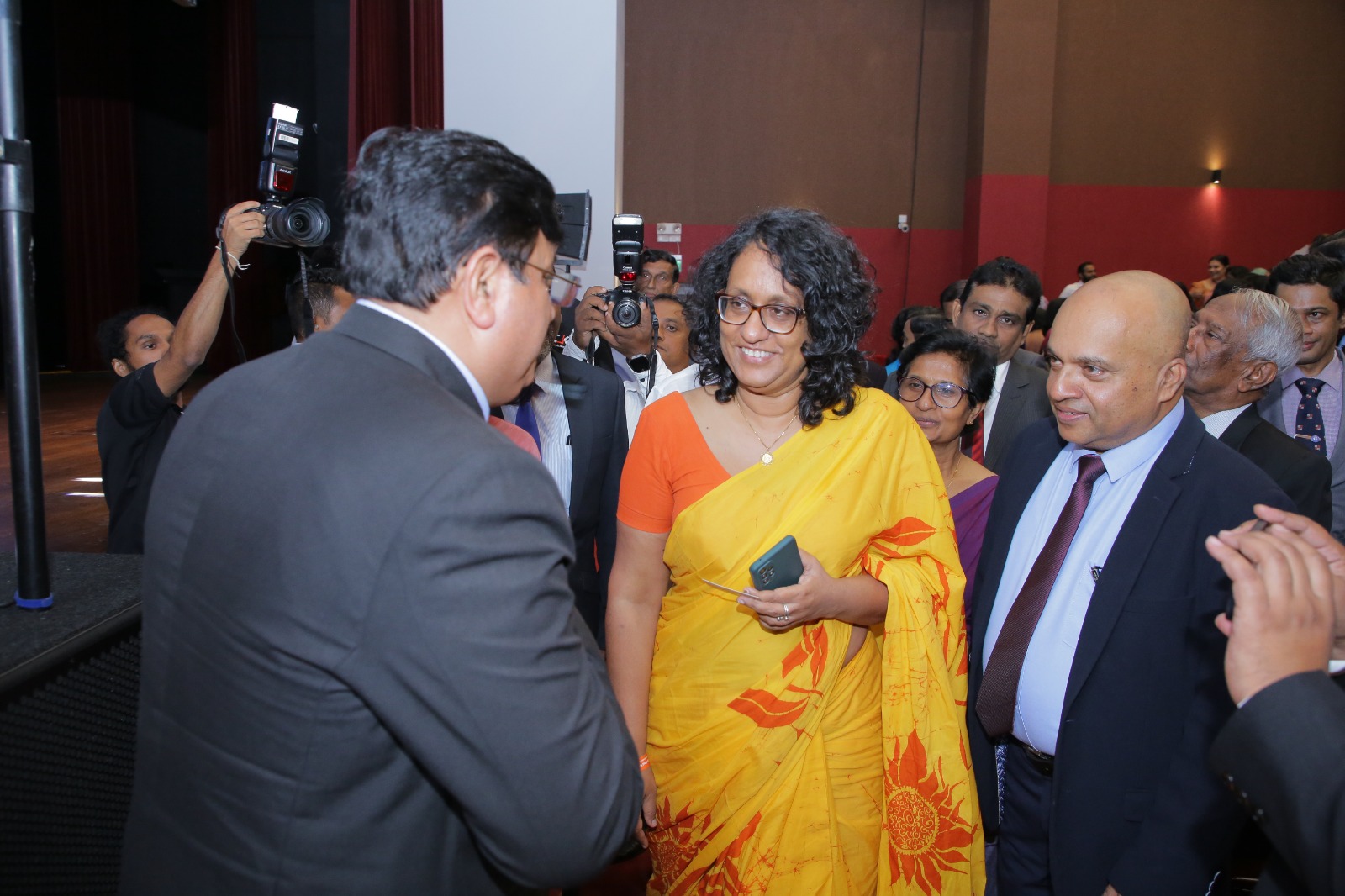 'රට වෙනස් කරන්න' ඔස්ට්‍රේලියාවේ සිට පැමිණි මහාචාර්ය සමන් සේනවීර ජාතික විද්‍යා පදනමේ සභාපති ...